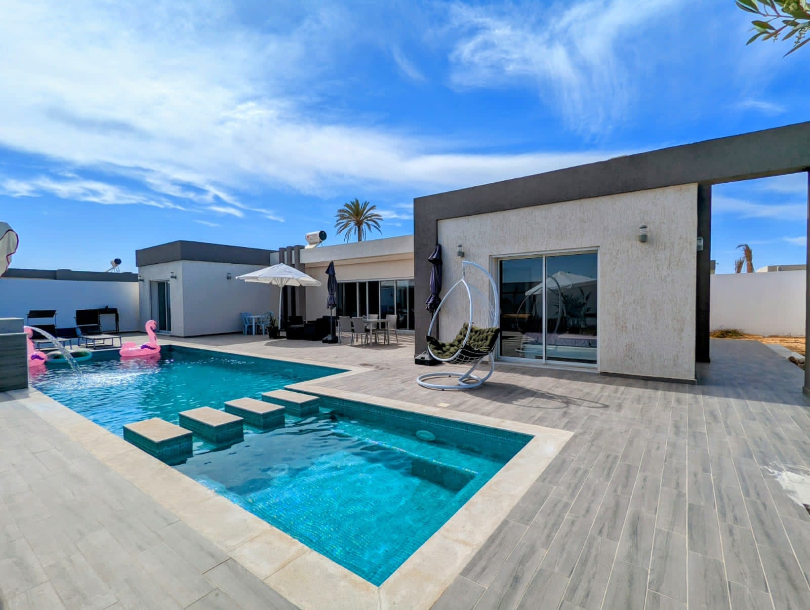 Villa Down Town